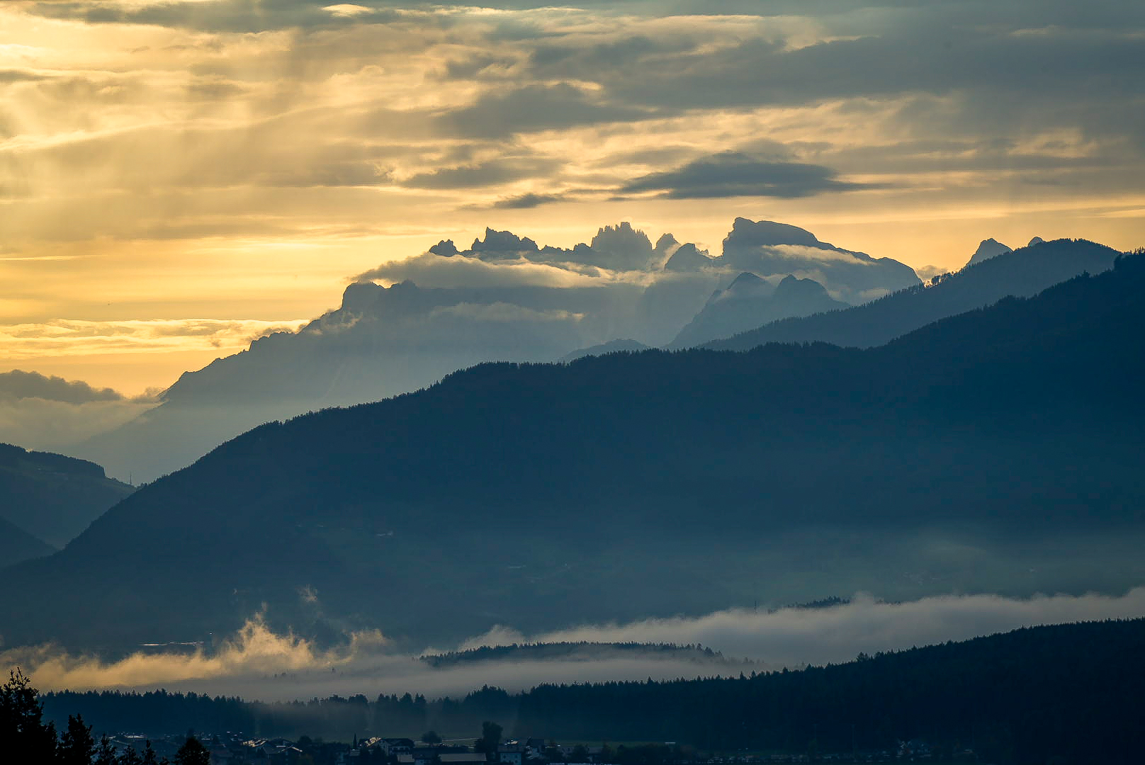 Guten Morgen aus den Dolomiten Foto & Bild | landschaft, berge ...