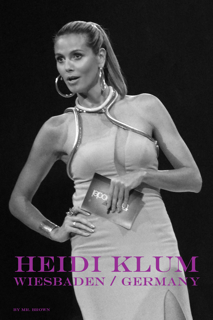 H E I D I K L U M Foto & Bild | indoor, portrait, frau Bilder auf fotocommunity