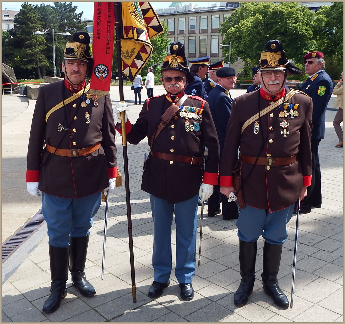 Habt Acht ! Foto & Bild | erwachsene menschen, mehrere menschen ...