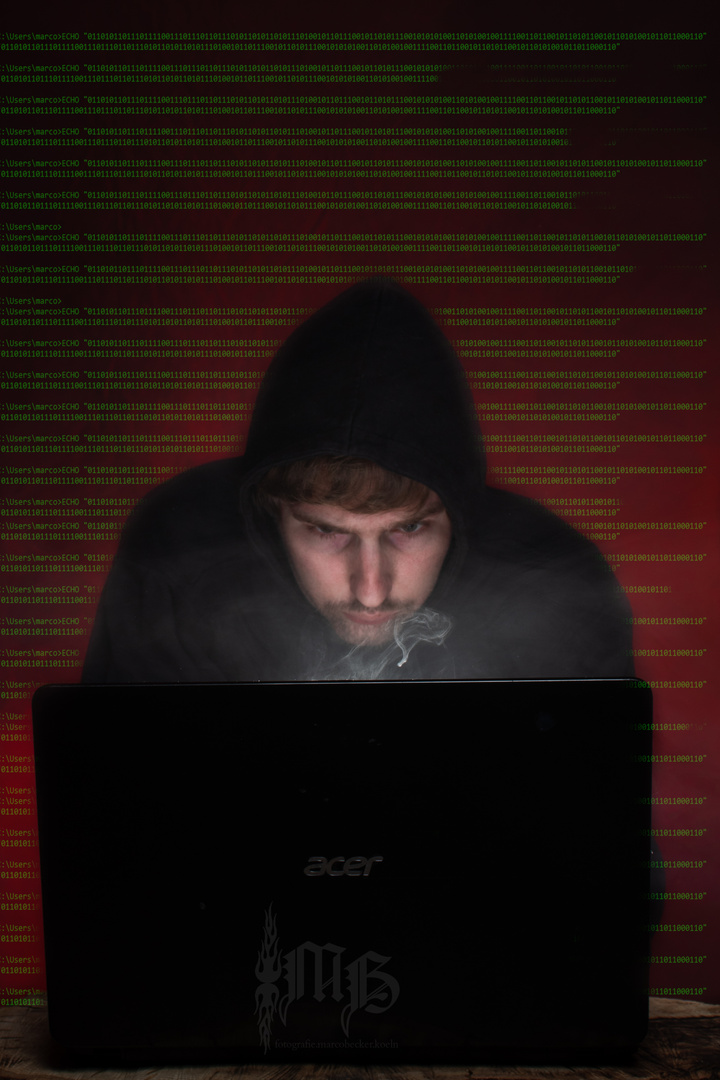 Hacker Foto & Bild | portrait, studio, menschen Bilder auf fotocommunity