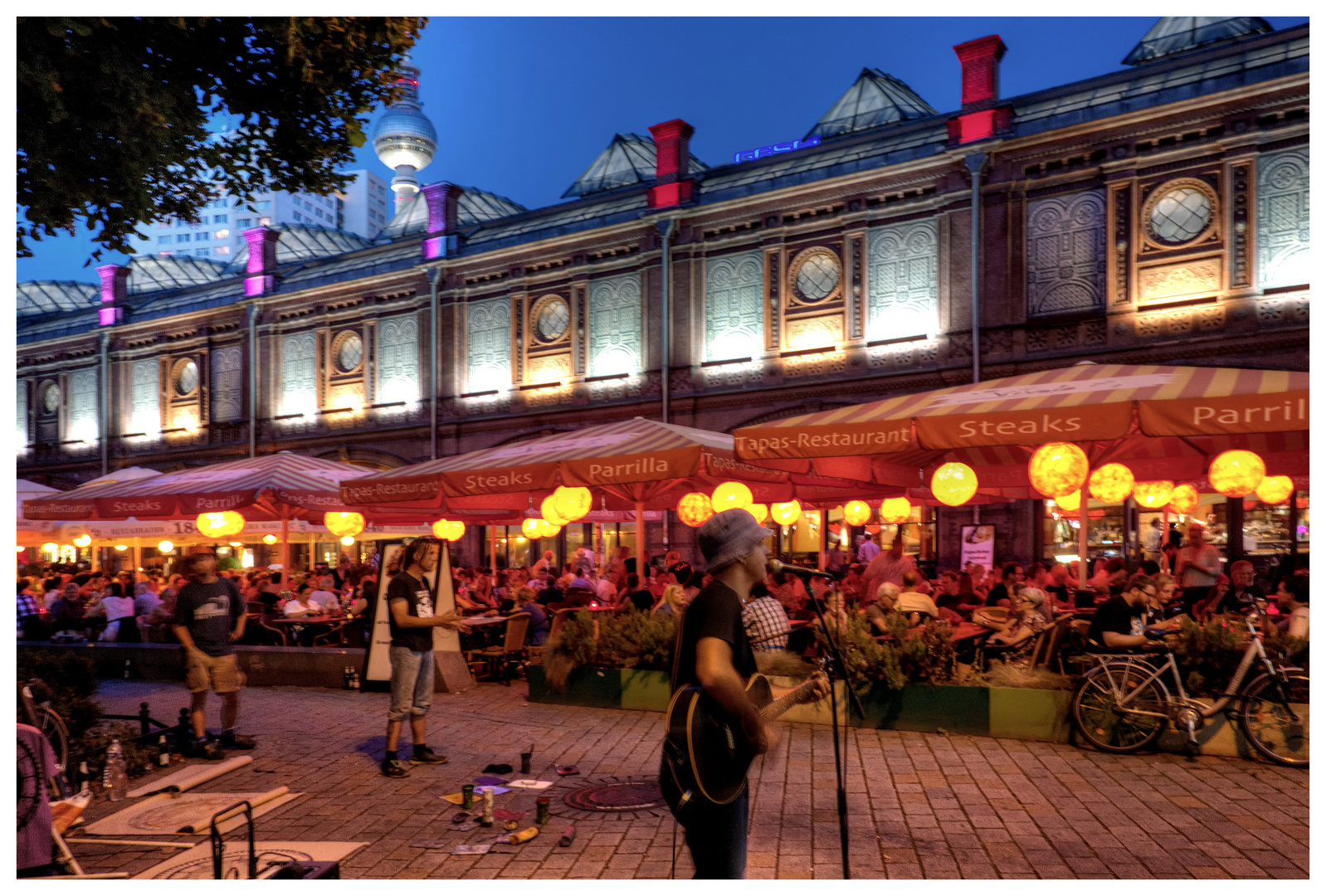 Hackescher Markt Berlin Foto & Bild | architektur, stadtlandschaft ...