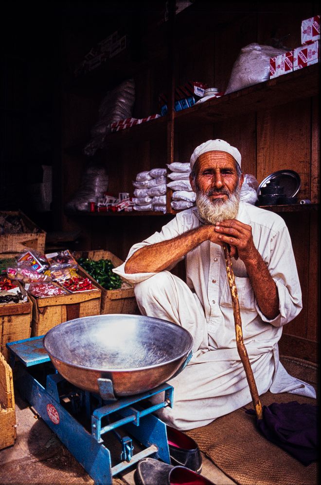 Händler im Basar, Peshawar Foto & Bild | asia, streetfotografie mit ...