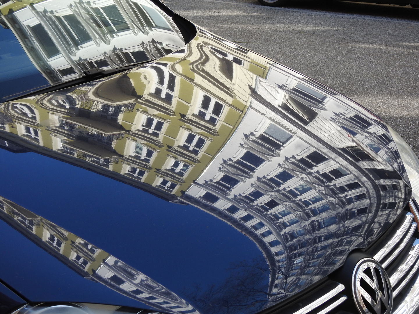 häuser im auto Foto & Bild | experimente, gespiegelt, spiegelung Bilder ...