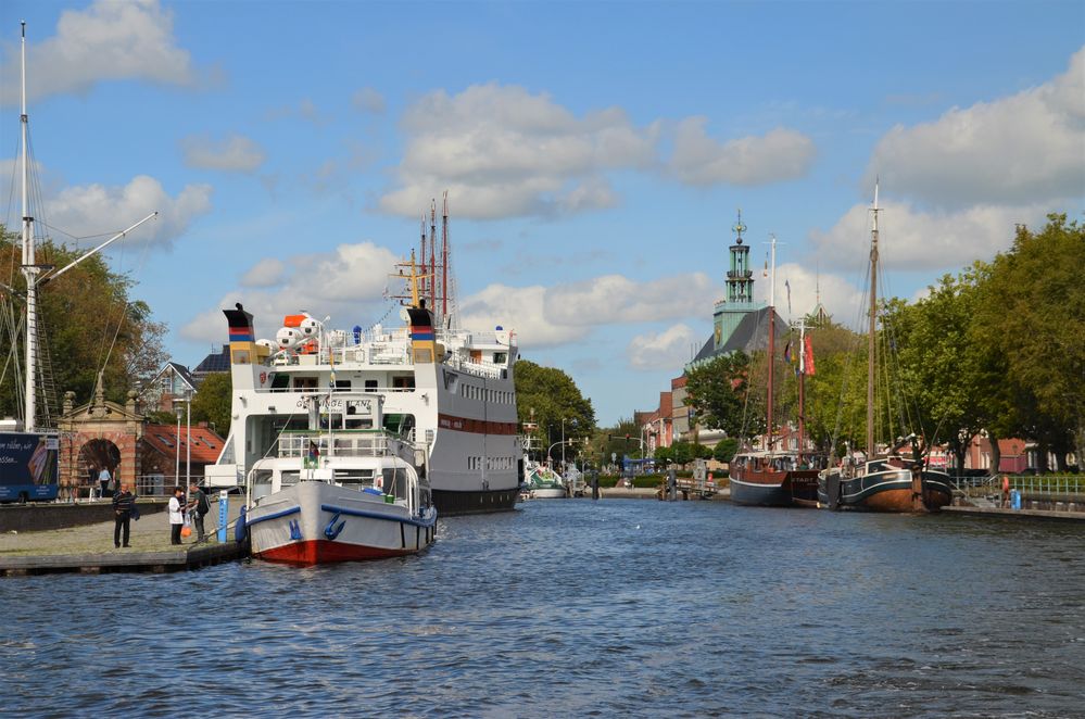 Hafen Emden Foto & Bild | schiffe und seewege, verkehr & fahrzeuge ...