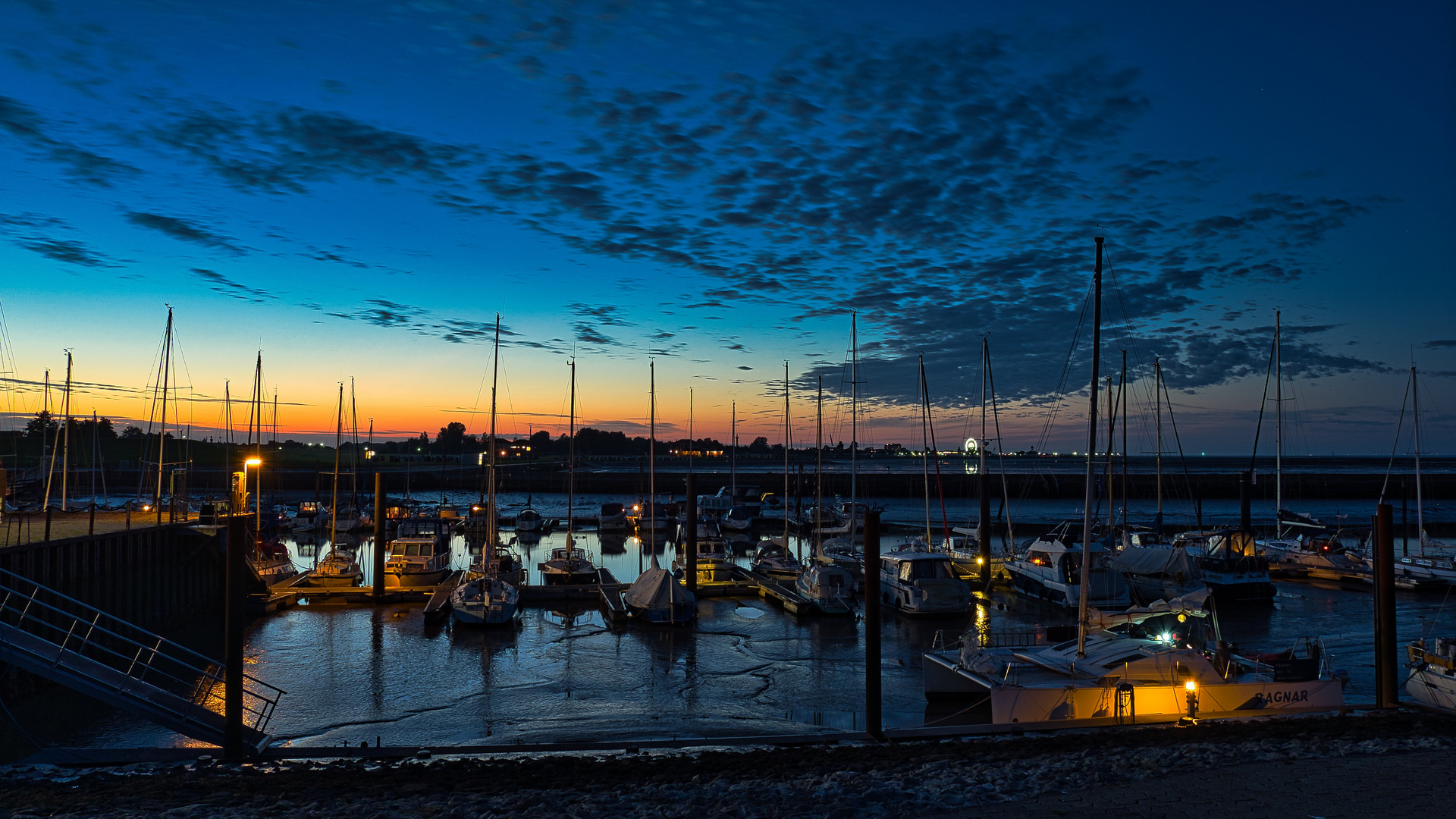 Hafen Horumersiel Foto & Bild | landschaften, hafen, nordsee Bilder auf ...