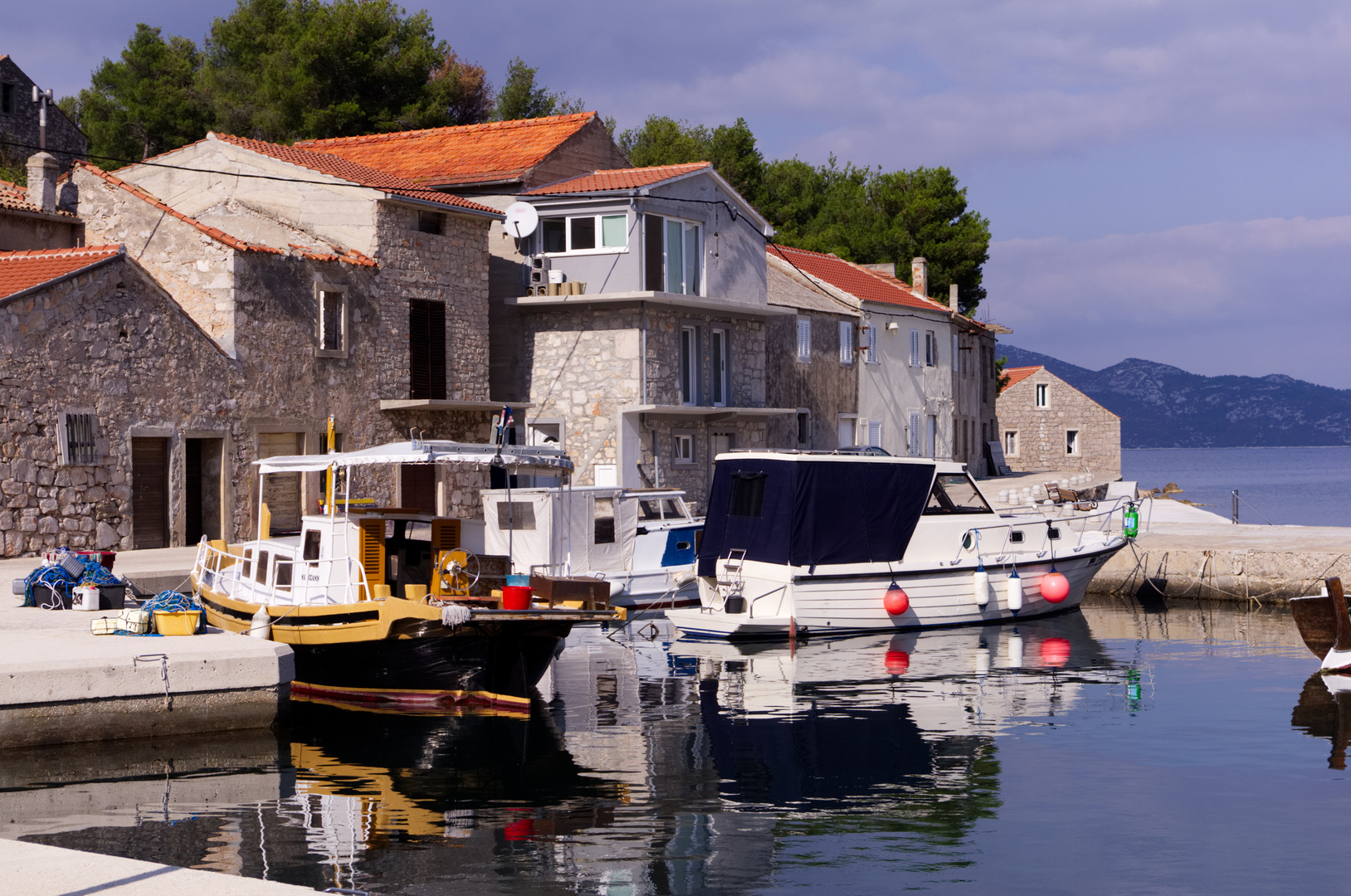 Hafen von Mali Iz Foto & Bild | world, spezial, hafen Bilder auf ...
