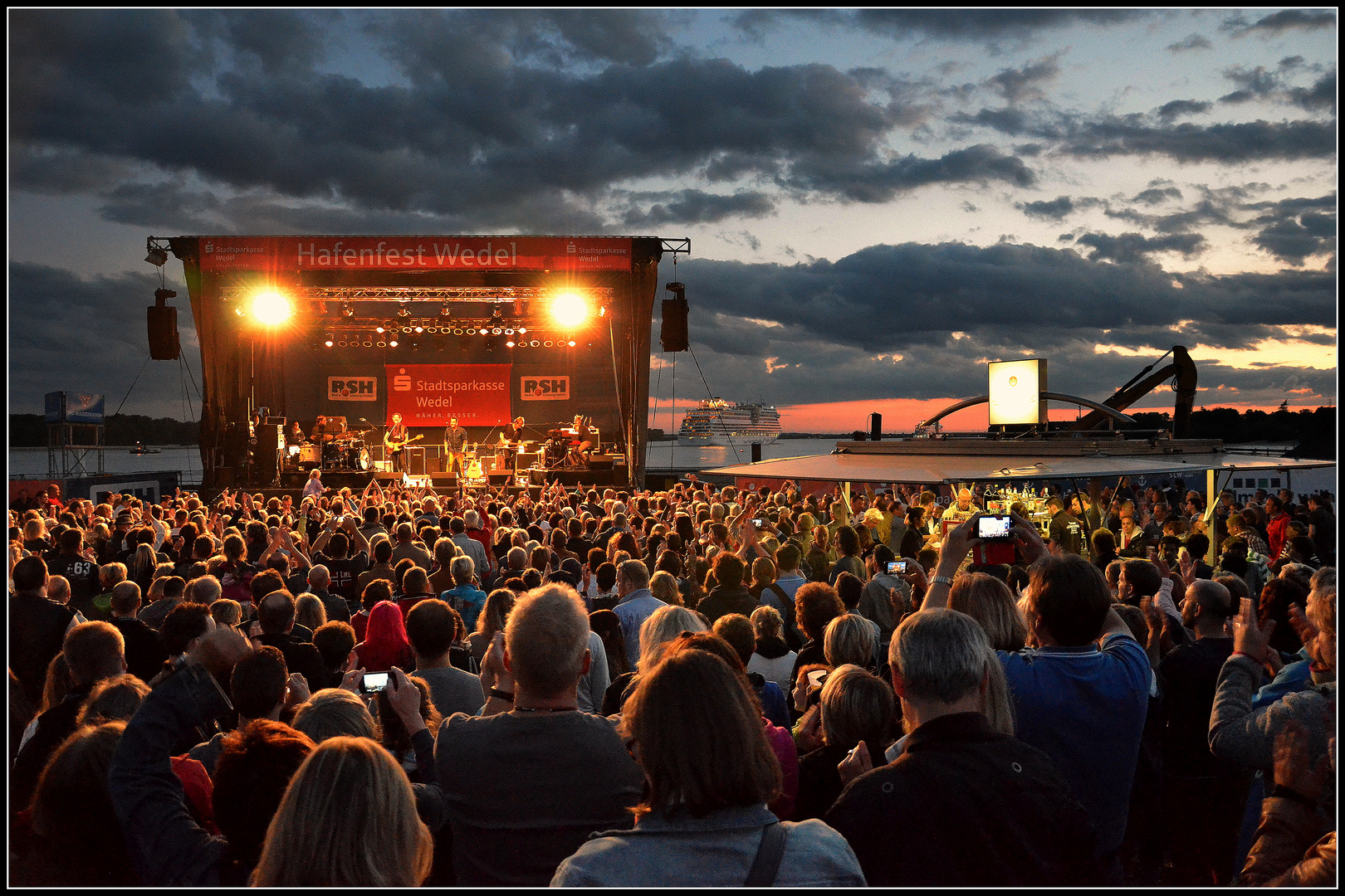 Hafenfest Wedel 2014 Foto & Bild | kunstfotografie & kultur, musik ...