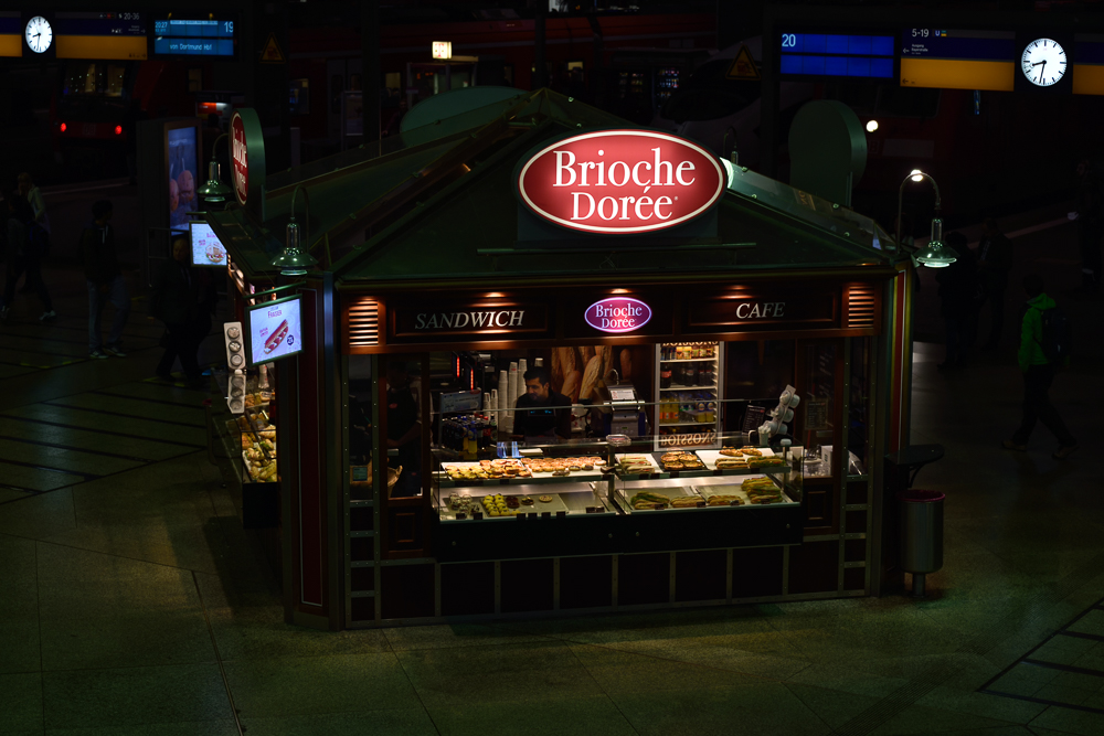 halb neun Foto & Bild | münchen, bahnhof, architektur Bilder auf ...