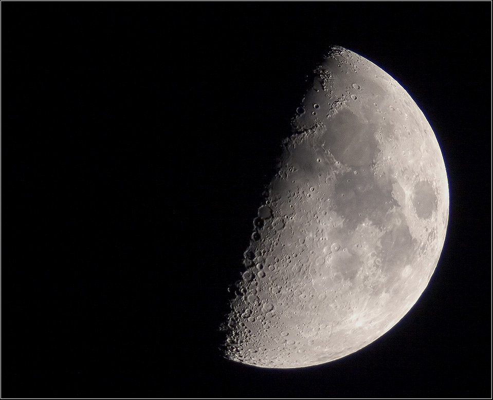 Halbmond Foto & Bild | mondaufnahmen, himmel & universum, sternchen ...