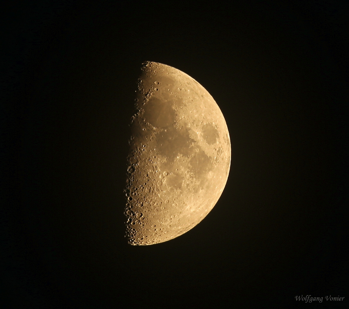 Halbmond Foto & Bild | mondaufnahmen, himmel & universum, mond Bilder ...