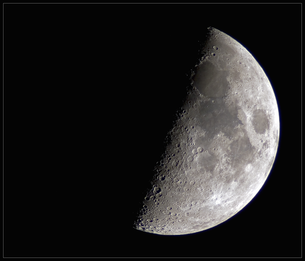 Halbmond Foto & Bild | mondaufnahmen, himmel & universum ...