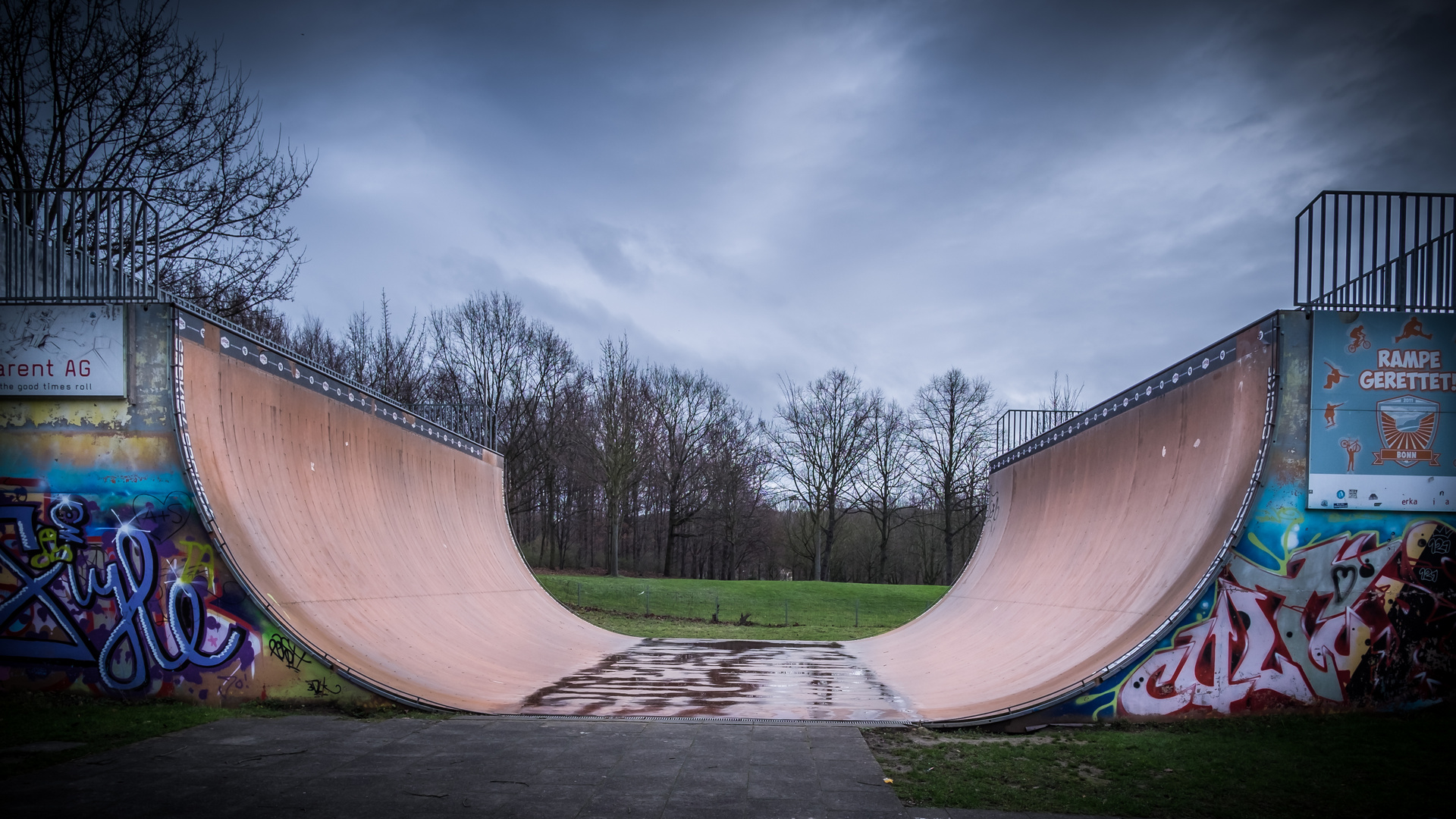 "Halfpipe" Foto & Bild | abstraktes, formen, architektur Bilder auf ...