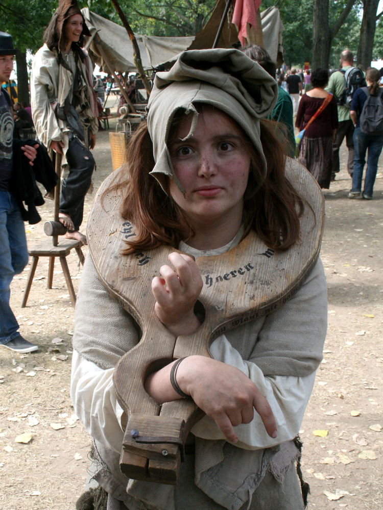 Halsgeige Foto & Bild | kunstfotografie & kultur, ritterspiele ...