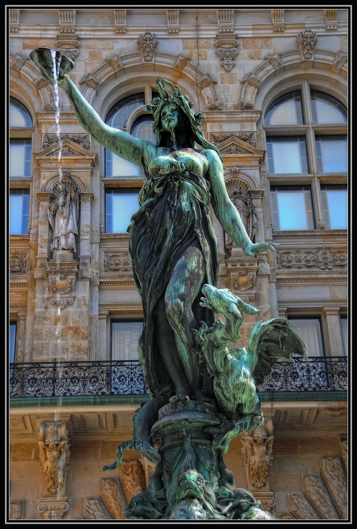 Hamburg - Am Rathaus Foto & Bild | architektur, zierbrunnen, motive ...