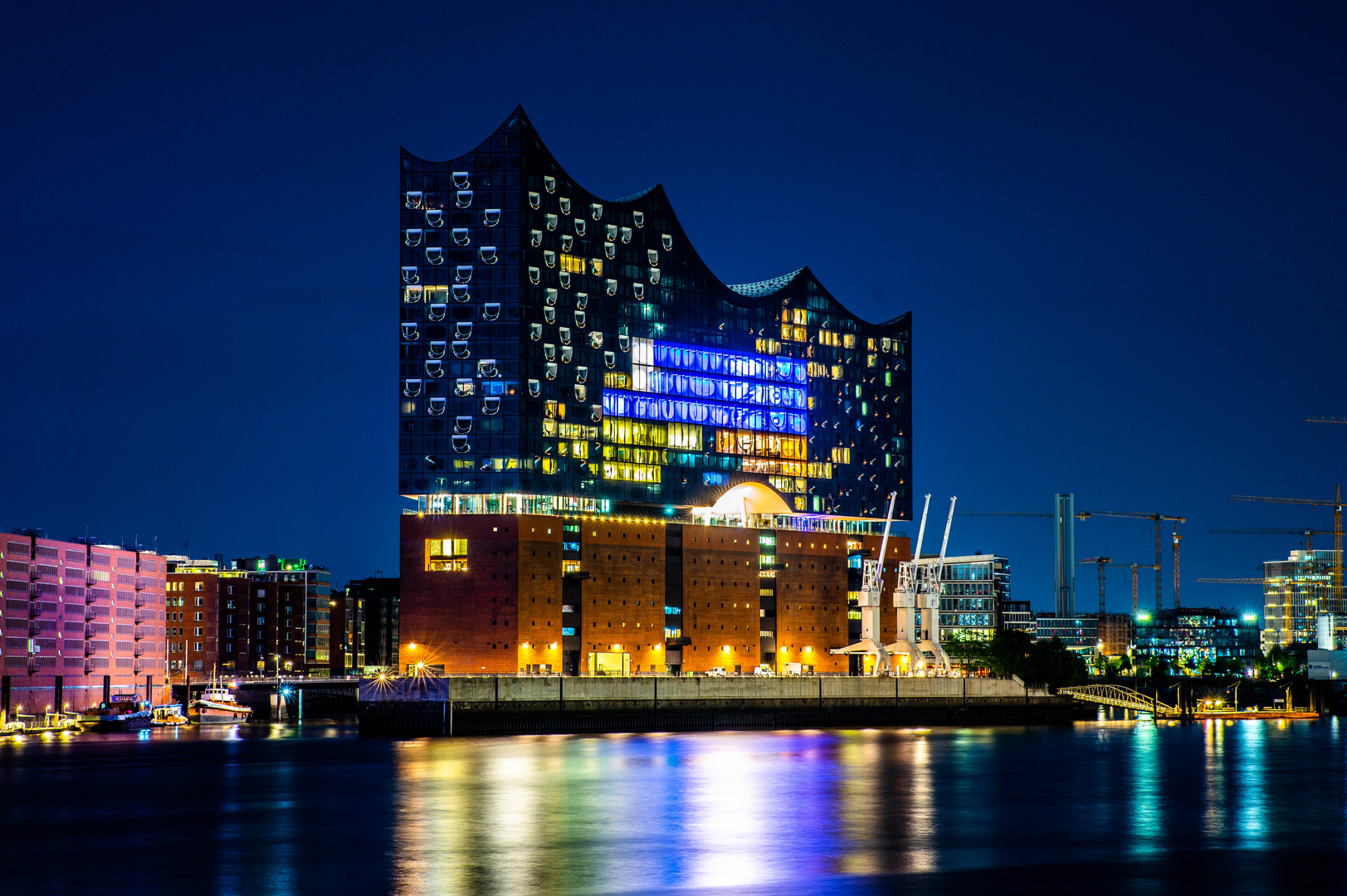 Hamburg Elbphilharmonie Nacht Foto & Bild | architektur, architektur ...