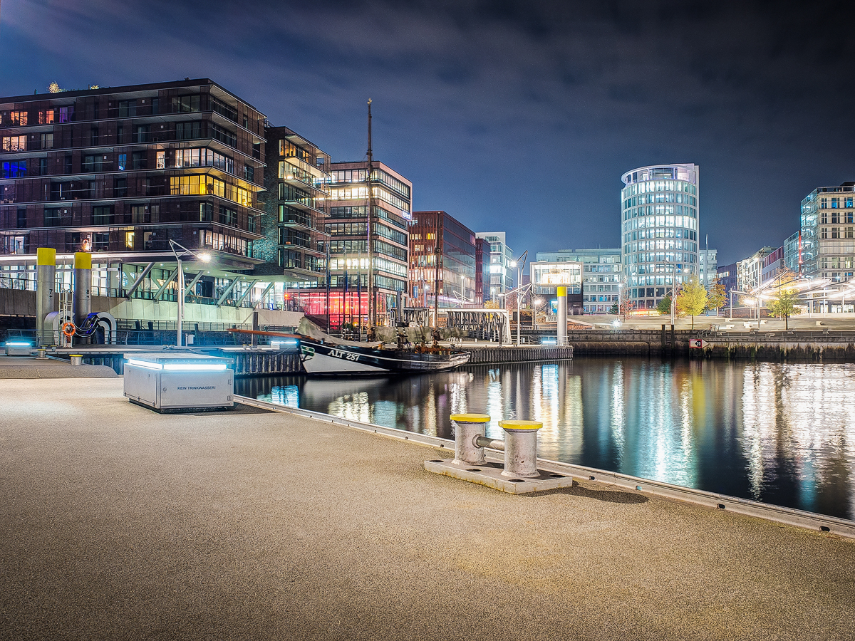 Hamburg HafenCity Foto & Bild | architektur, architektur bei nacht ...