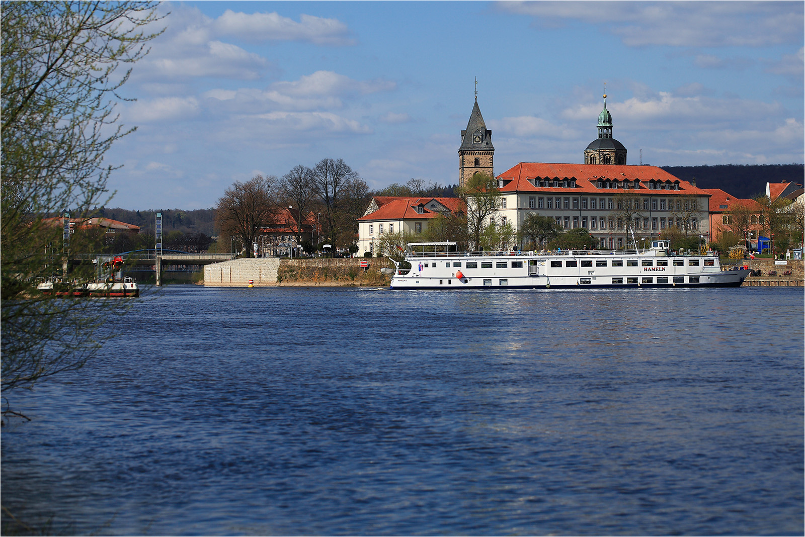 + Hameln + An der Weser + Foto & Bild | sommer, frühling, schiff Bilder ...