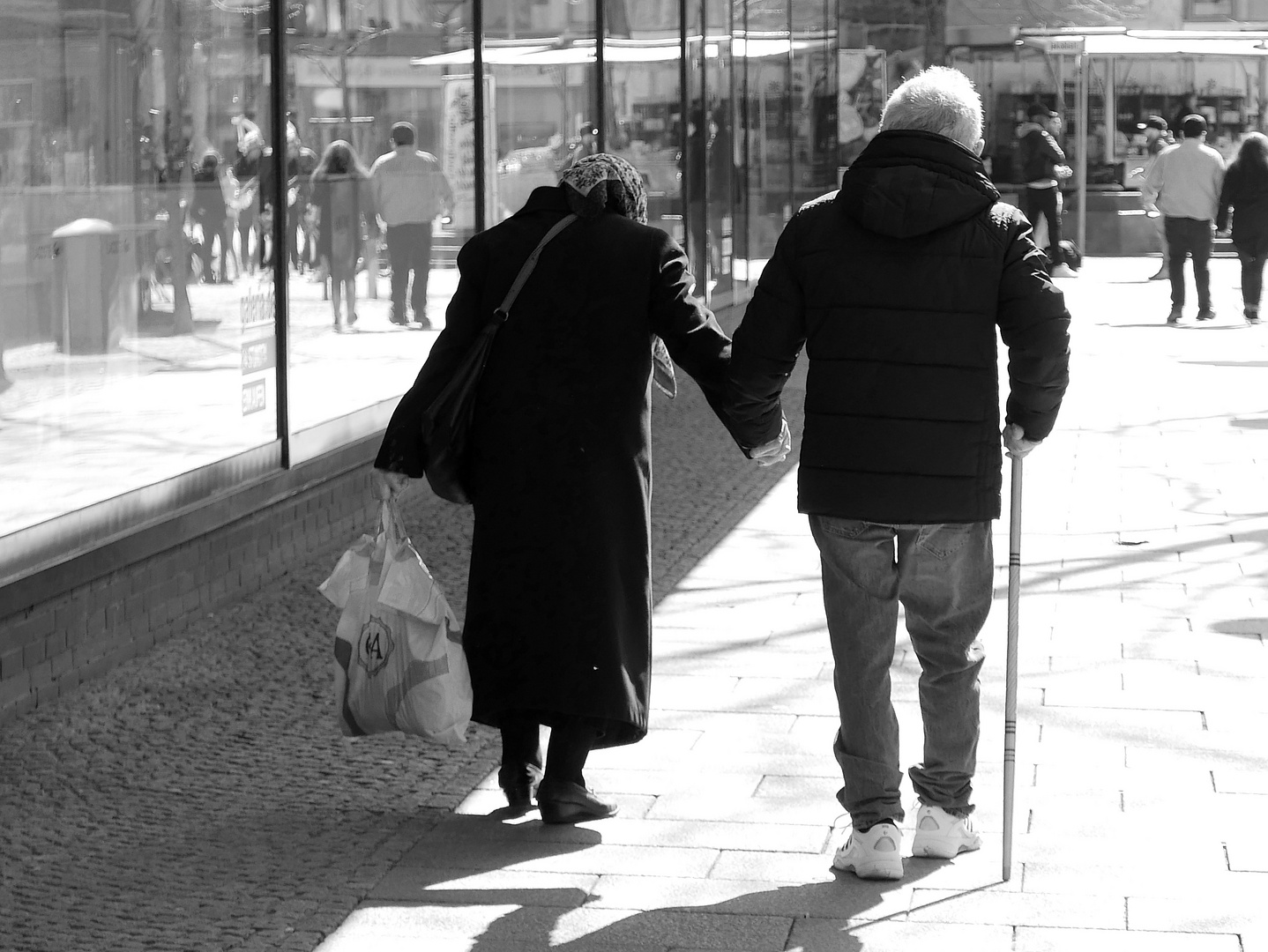 Hand in Hand Foto & Bild | alt, portrait, menschen Bilder auf fotocommunity