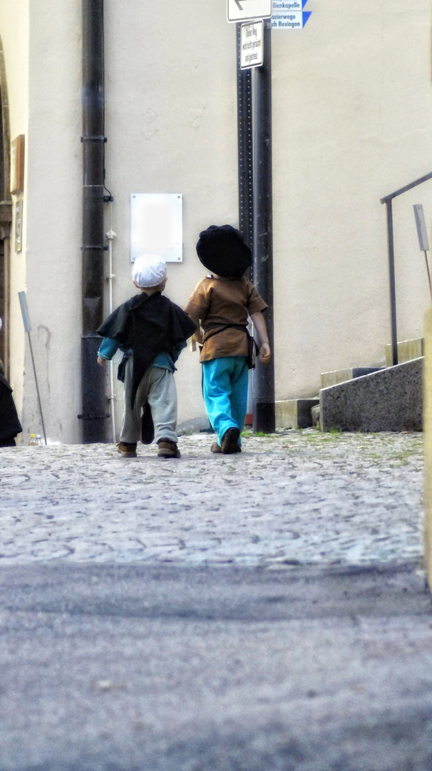 ...Hand in Hand.. Foto & Bild | erwachsene menschen, kinder und ...