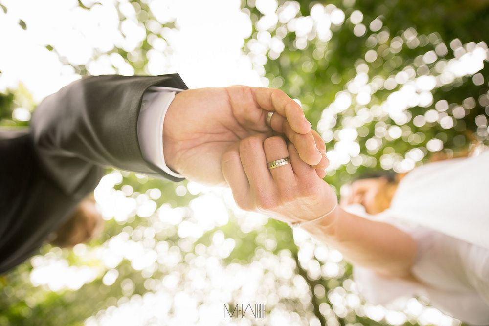 Hand in Hand Foto & Bild | erwachsene menschen, hochzeit, körperdetails ...
