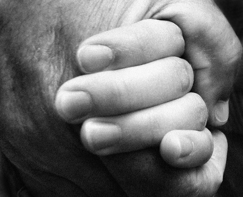 Hand in Hand Foto & Bild | emotionen, spezial Bilder auf fotocommunity