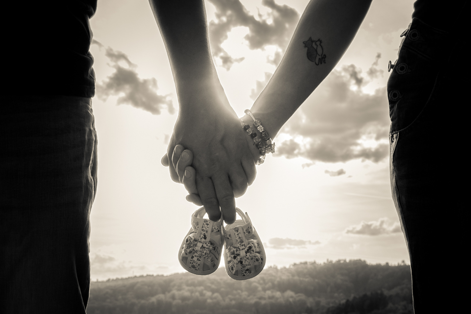 "Hand in Hand ...schaffen wir das!" Foto & Bild | outdoor, paar ...