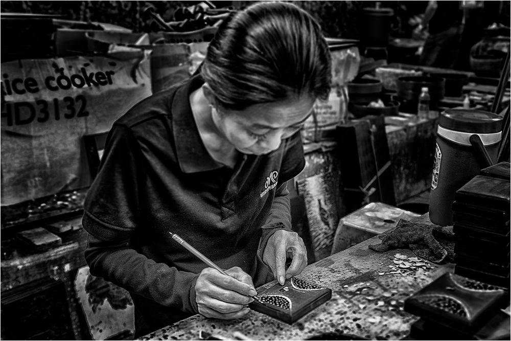 Handarbeit ... Foto & Bild | world, monochrome, menschen Bilder auf ...