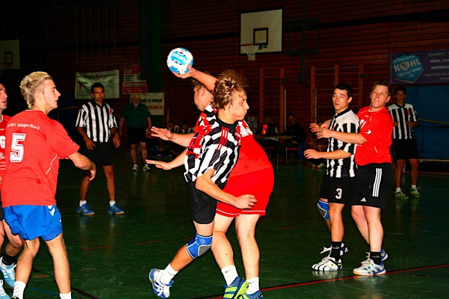 Handball 2 Foto & Bild | erwachsene menschen, menschen in der freizeit ...