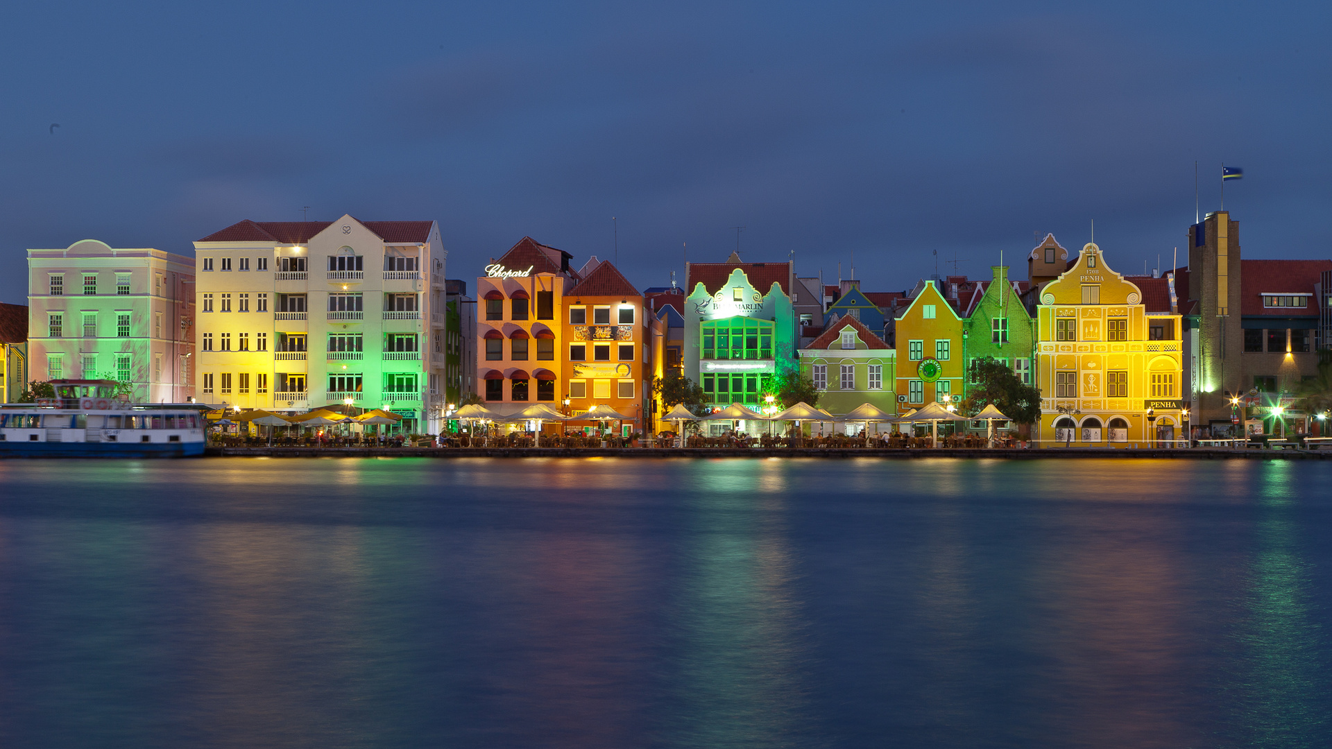 Handelskade Willemstad Foto & Bild | architektur, architektur bei nacht ...