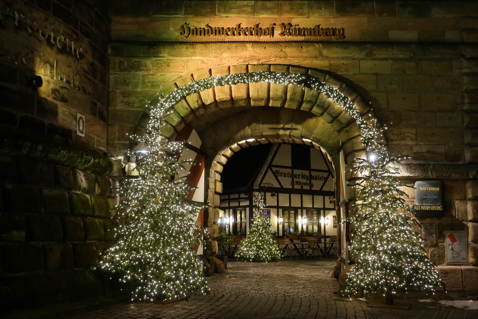 Handwerkerhof Foto & Bild | architektur, stadtmauer, nürnberg Bilder ...