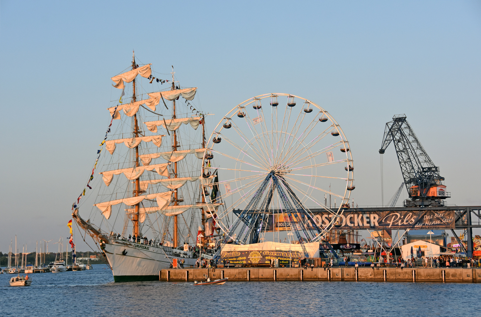 Hanse Sail 2019 am Abend im Rostocker Stadthafen Foto & Bild | world ...