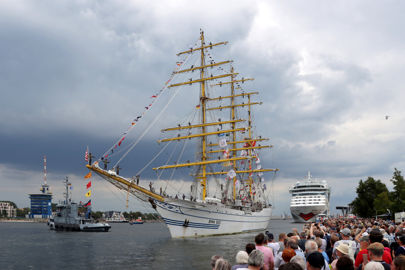 Hanse Sail Foto & Bild | world, wolken, deutschland Bilder auf ...