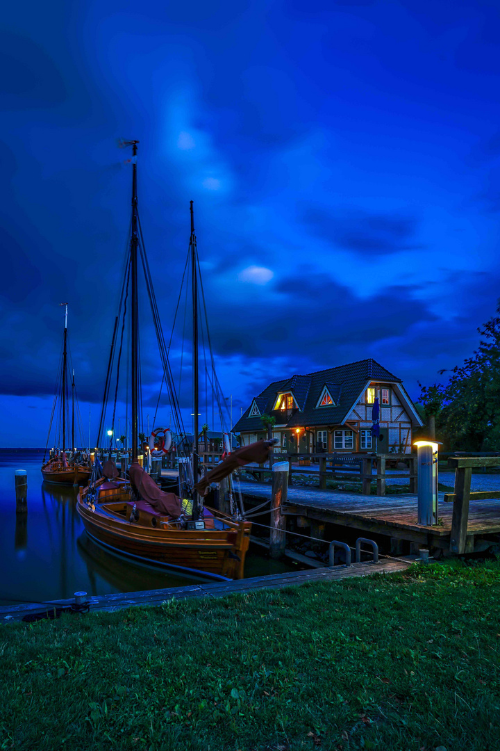 Hansestadt Rostock - Panorama Foto & Bild | blue hour, water, nacht ...