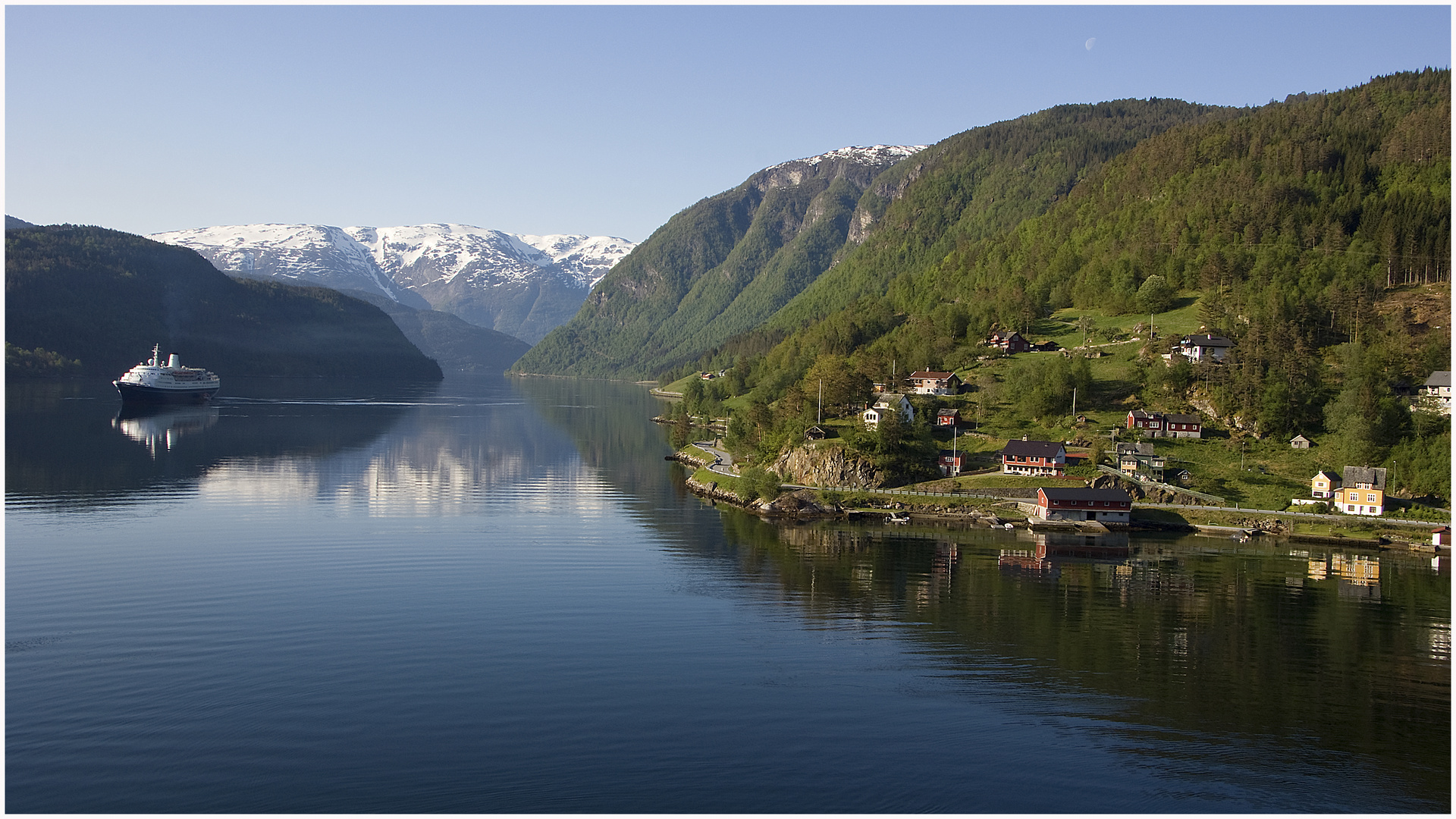Hardanger Fjord bei Ulvik Foto & Bild | europe, scandinavia, norway ...