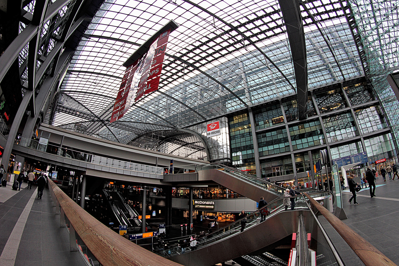 Hauptbahnhof Berlin Foto & Bild | berlin, fisheye, reisen Bilder auf ...