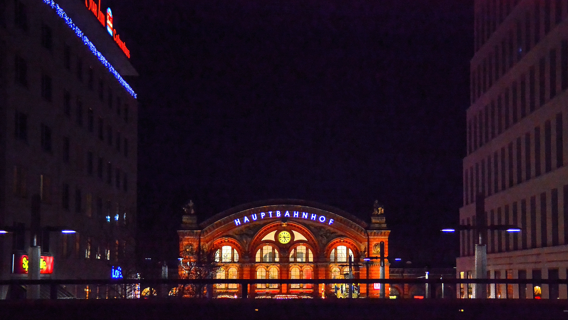 Hauptbahnhof Bremen Foto & Bild | architektur, architektur bei nacht ...