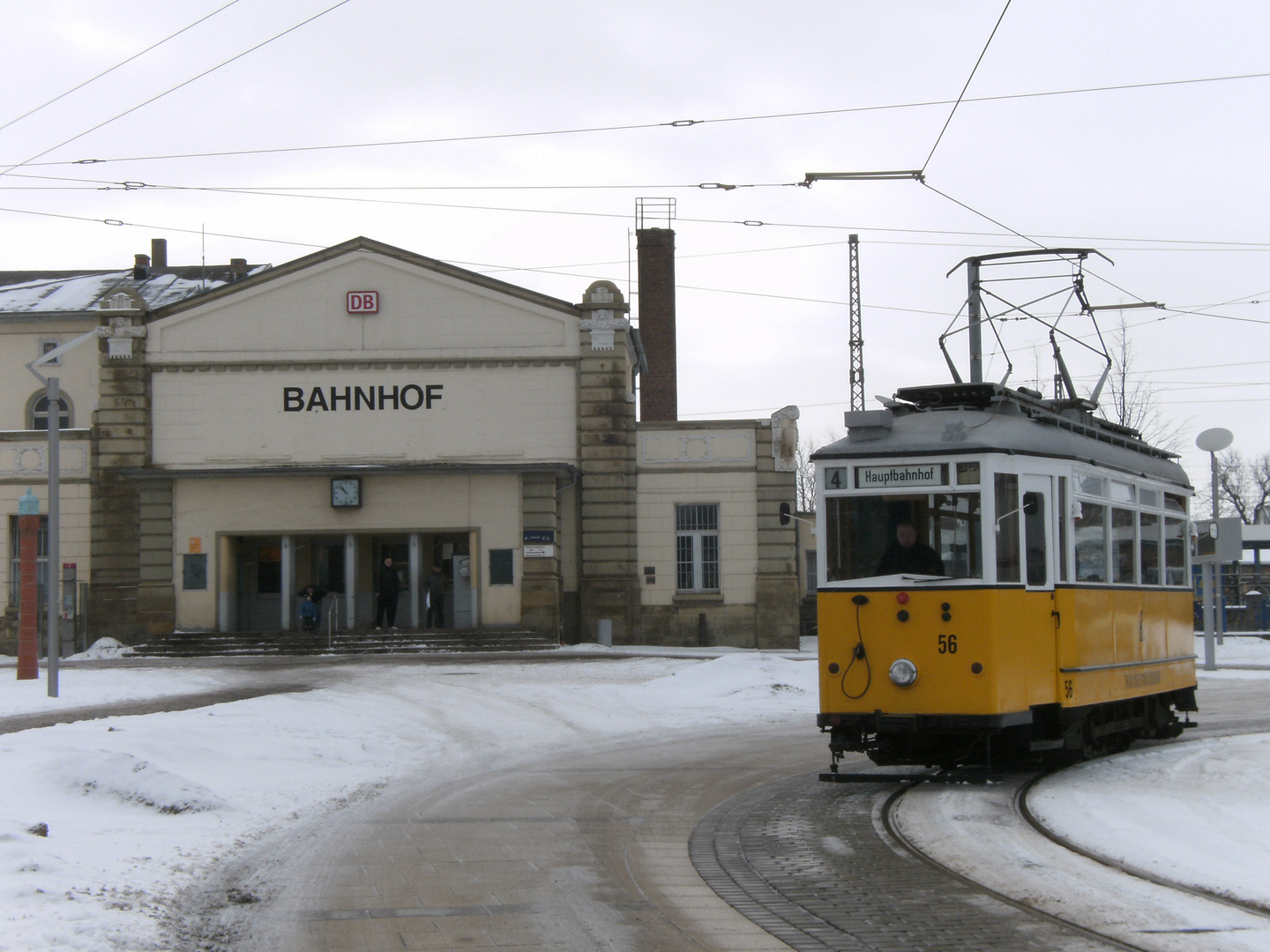 Hauptbahnhof Gotha mit Tram Foto & Bild | bus & nahverkehr ...