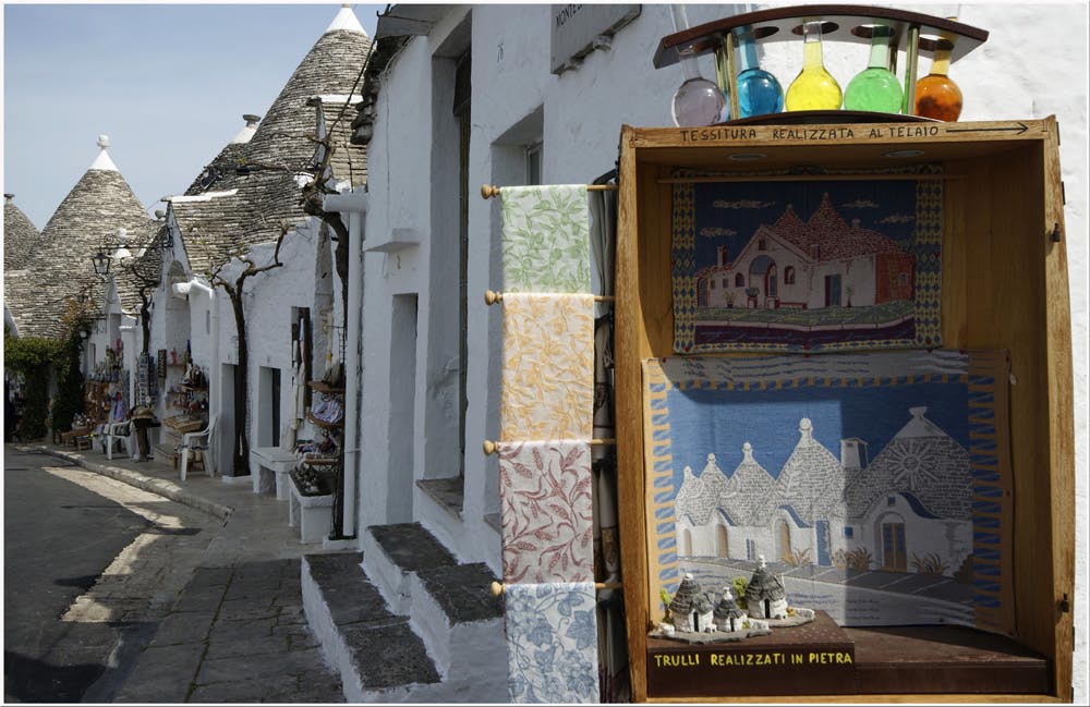 Hauptstrasse Alberobello - Trulli Foto & Bild | europe, italy, vatican ...