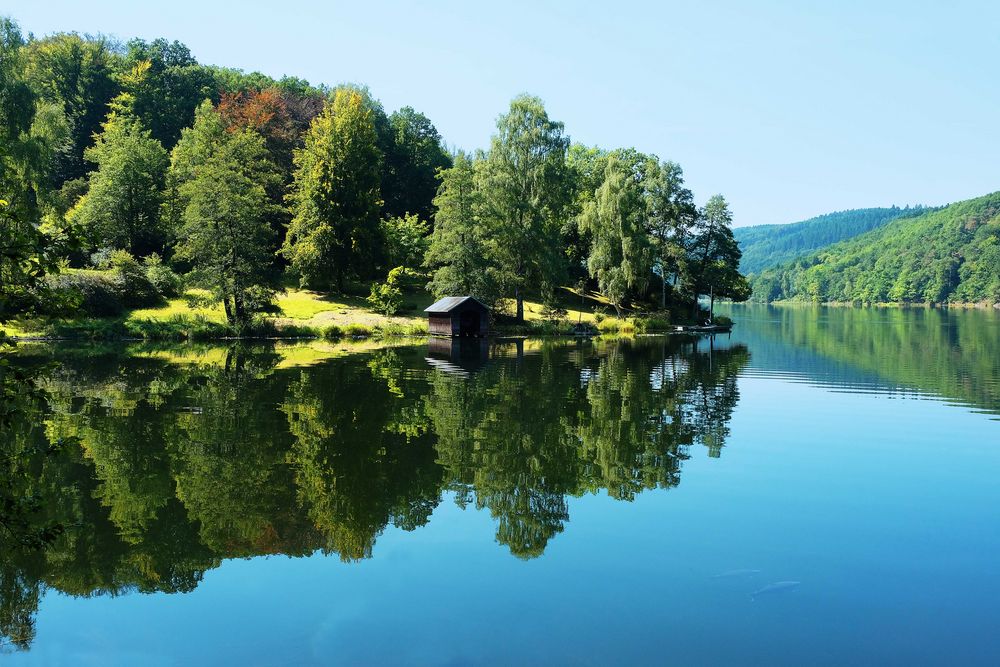 Haus am See Foto & Bild | landschaft, bach, fluss & see, vulkanseen ...