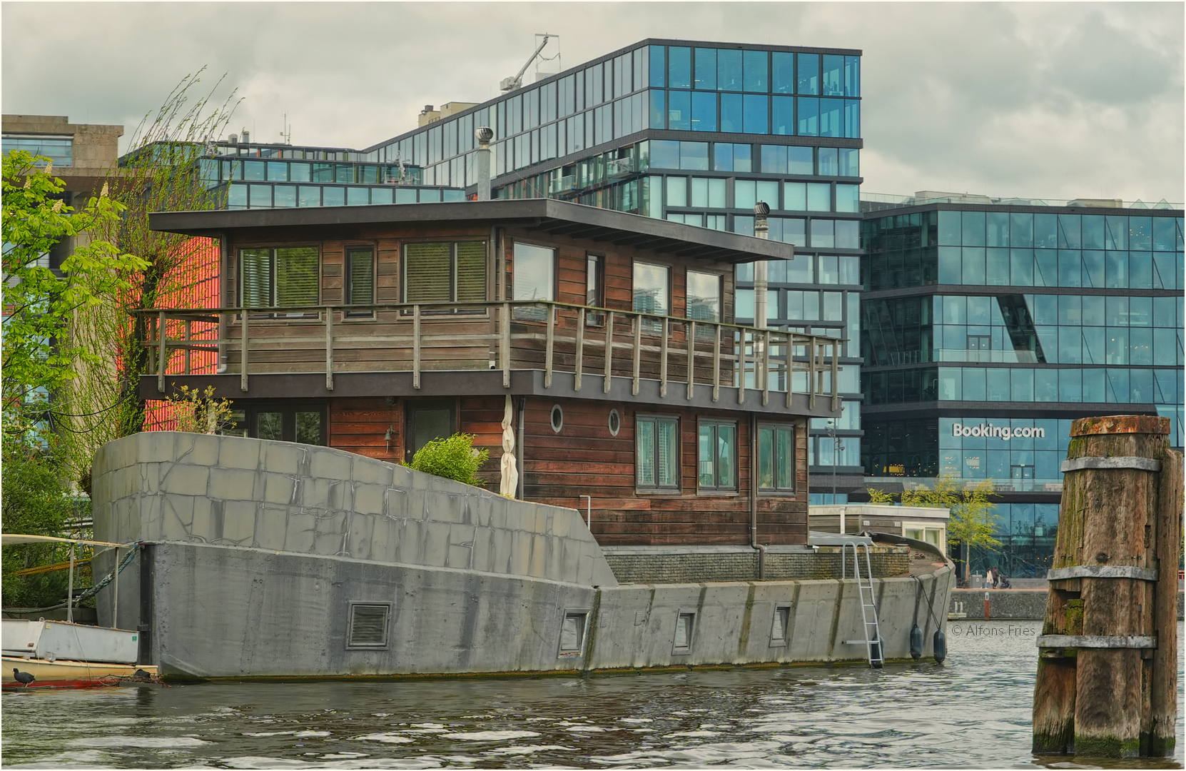 Haus-Boot aus Beton Foto & Bild | city, dokumentation, outdoor Bilder ...