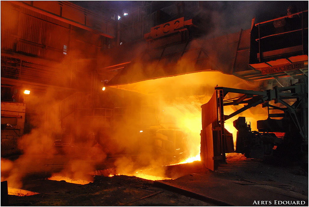 Haut-Fourneau B d' Ougrée - Coulée au TC2 photo & image | industrie ...