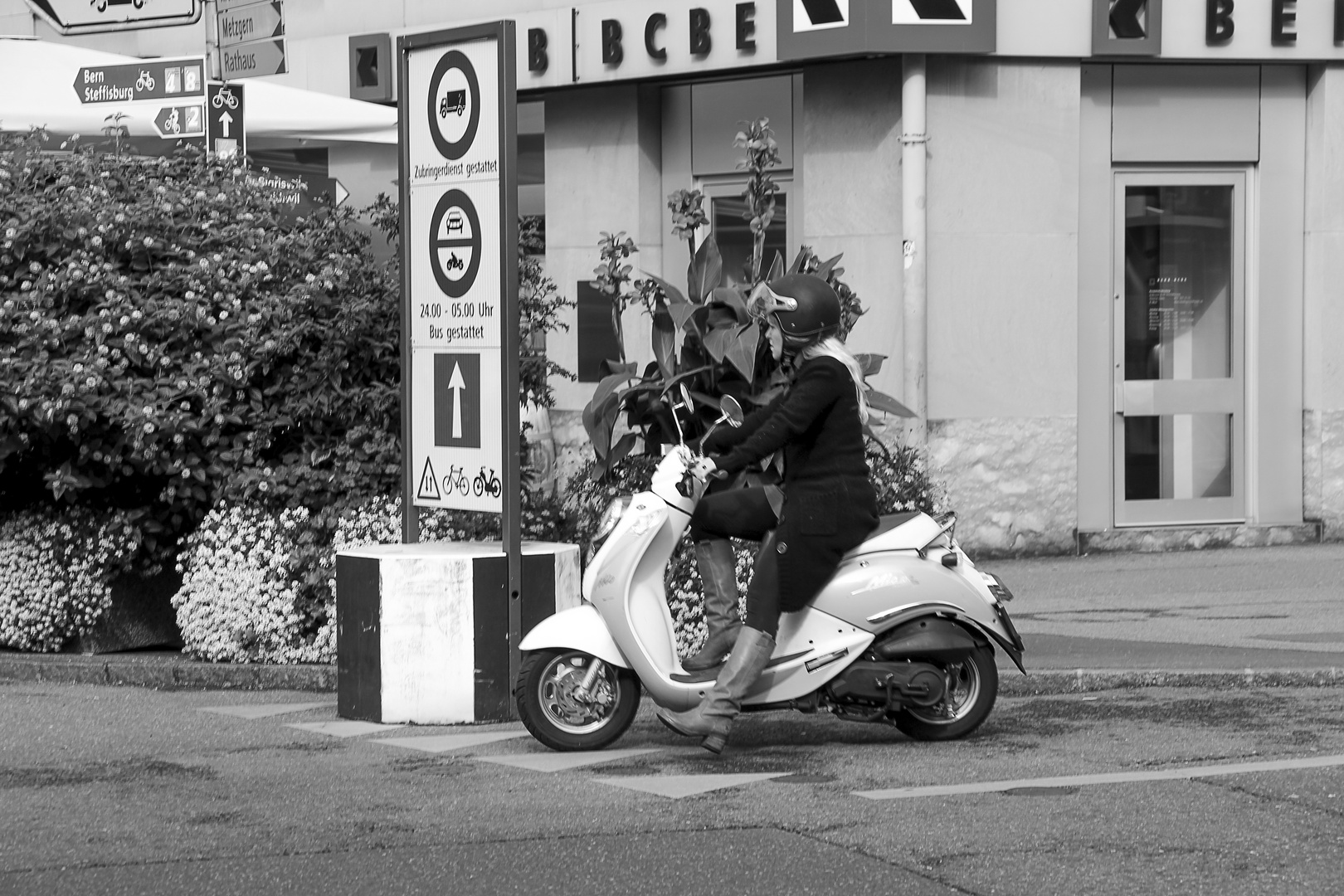 Have A Break Foto Bild Schwarz Weiss Frau Schwarz Bilder Auf have-a-break-foto-bild-schwarz-weiss-frau-schwarz-bilder-auf