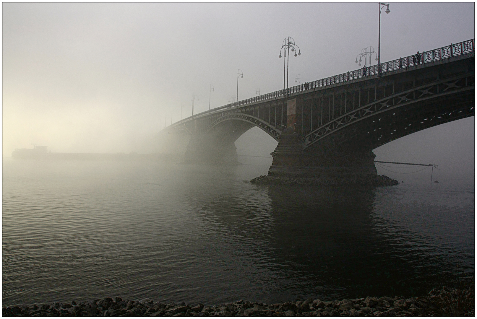 heavy fog Foto & Bild | deutschland, europe, hessen Bilder auf ...