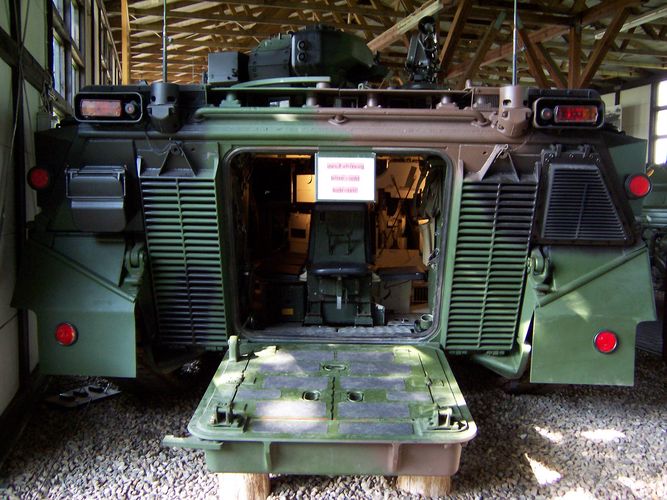 Heckansicht eines SPz Marder 1 A3 der BW Foto & Bild | autos ...