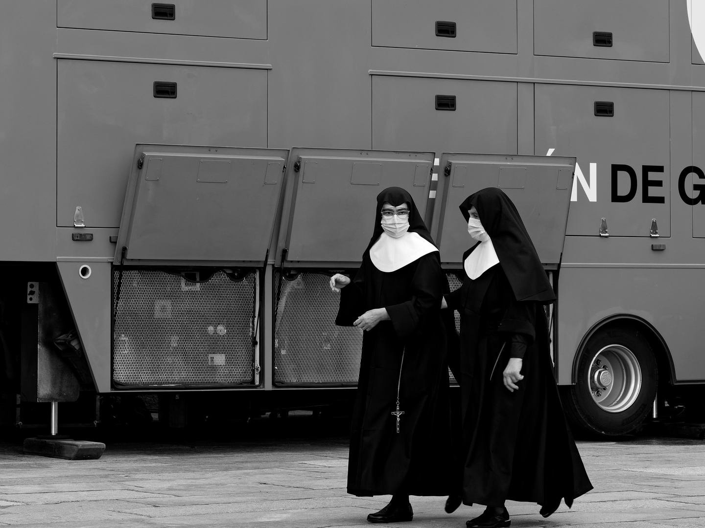 Heilige Eile Foto & Bild | europe, spain, streetfotografie mit menschen Bilder auf fotocommunity