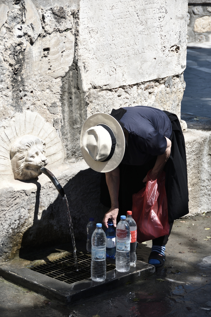 Heilige Quelle Foto & Bild | erwachsene menschen, menschen im alter ...