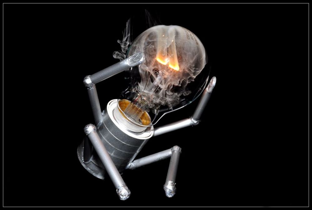 Helferlein raucht der Kopf Foto & Bild | glühbirne, osram, motive ...