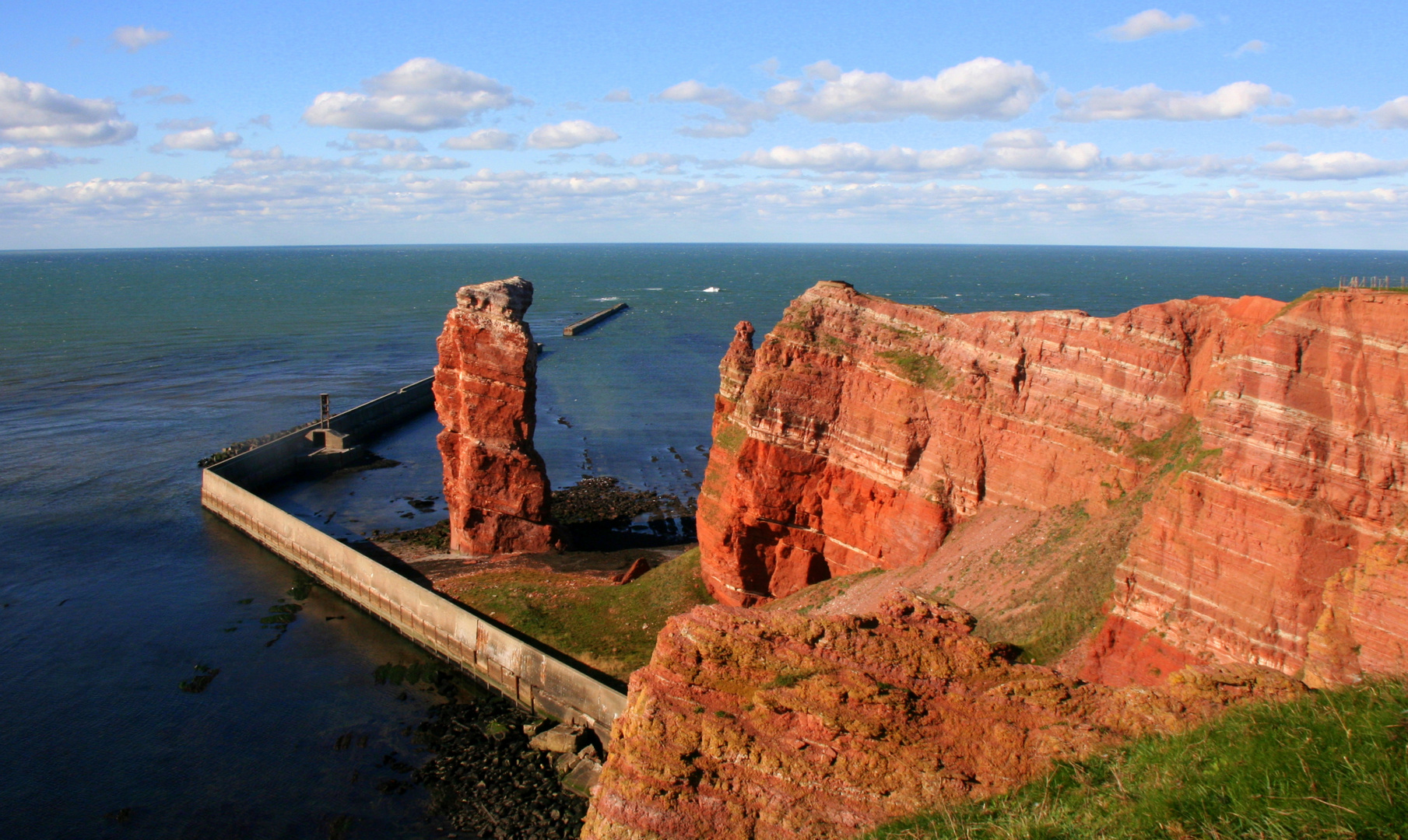 Helgoland - die roten Felsen - und hier die lange Anna Foto & Bild ...