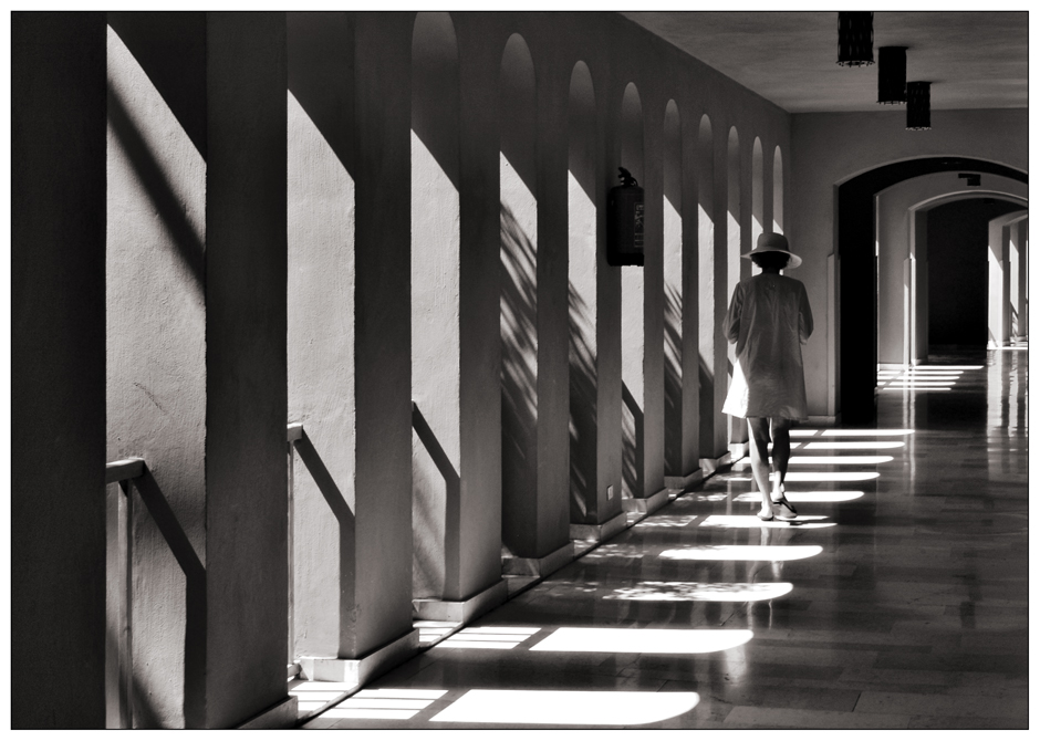 hell-dunkel Foto & Bild | streetfotografie mit menschen, menschen ...