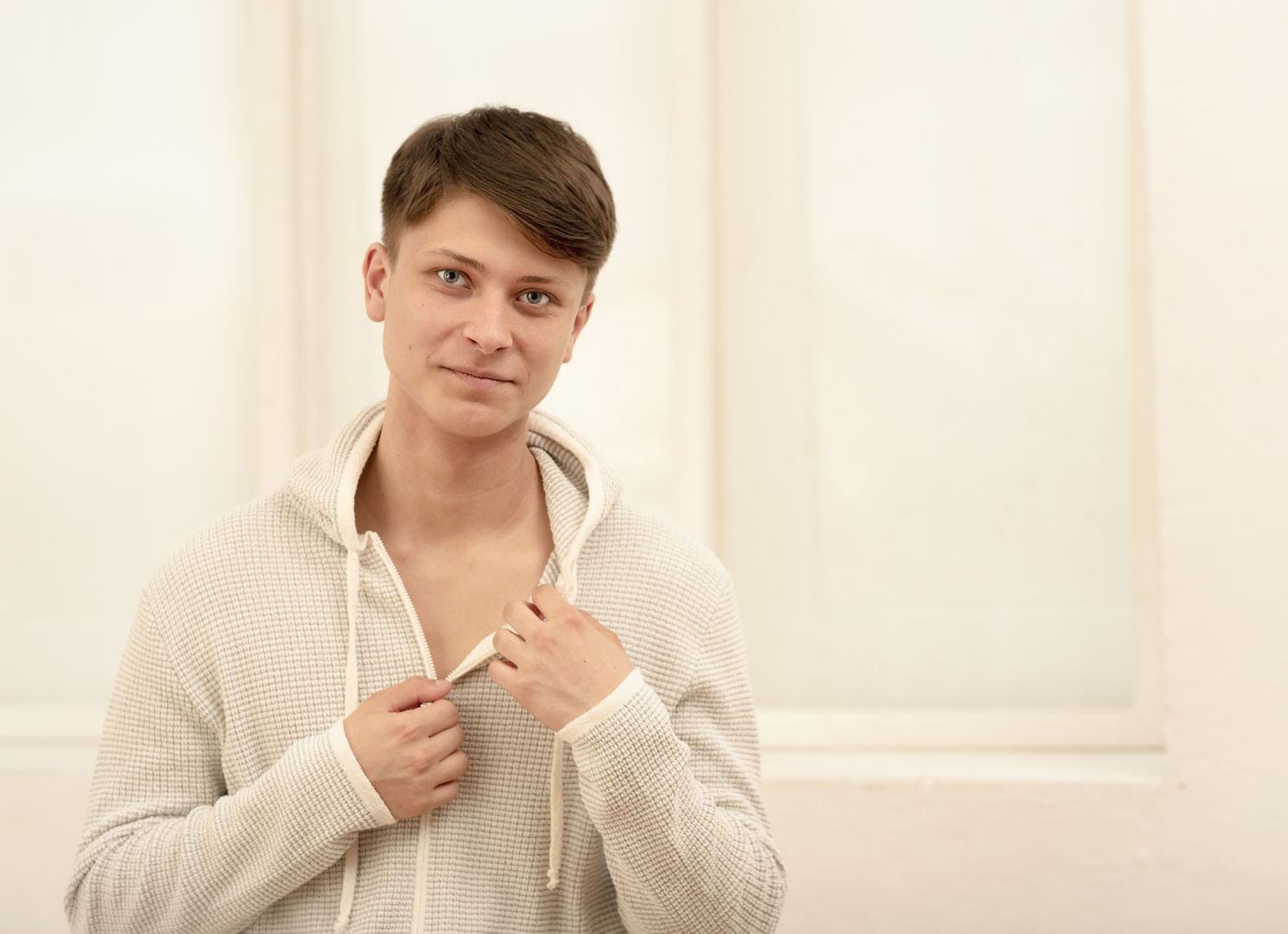 helles Studioportrait Foto & Bild | portrait, portraitfotografie männer, jugendliche Bilder auf ...